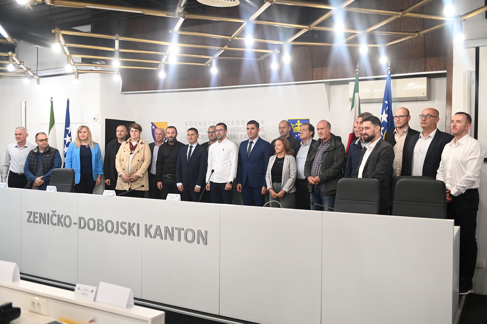 Potpisan ugovor za 101 projekat: Za zaštitu okoliša iz Budžeta ZDK dodijeljeno 1.110.000 KM | Z ...